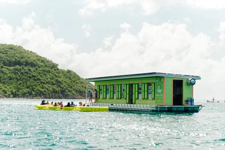 Lime Out abre un nuevo bar de tacos flotante en St. Thomas